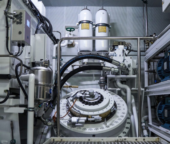 超级游艇液压系统中的SKF RecondOil。 | Evolution